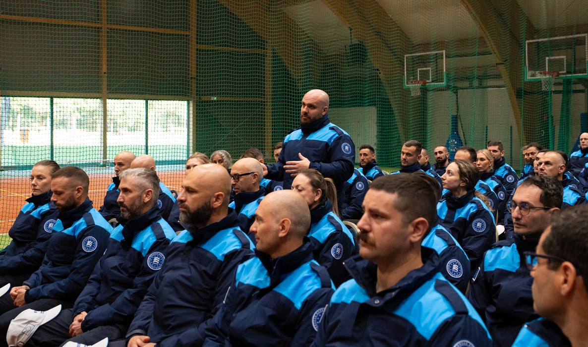 Frontex Executive Director Hans Leijtens visits candidates training